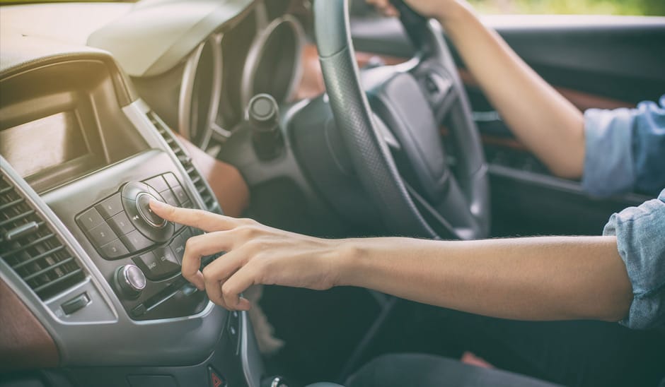 ¿Cuáles son los botones de un auto que todo conductor debe conocer ...