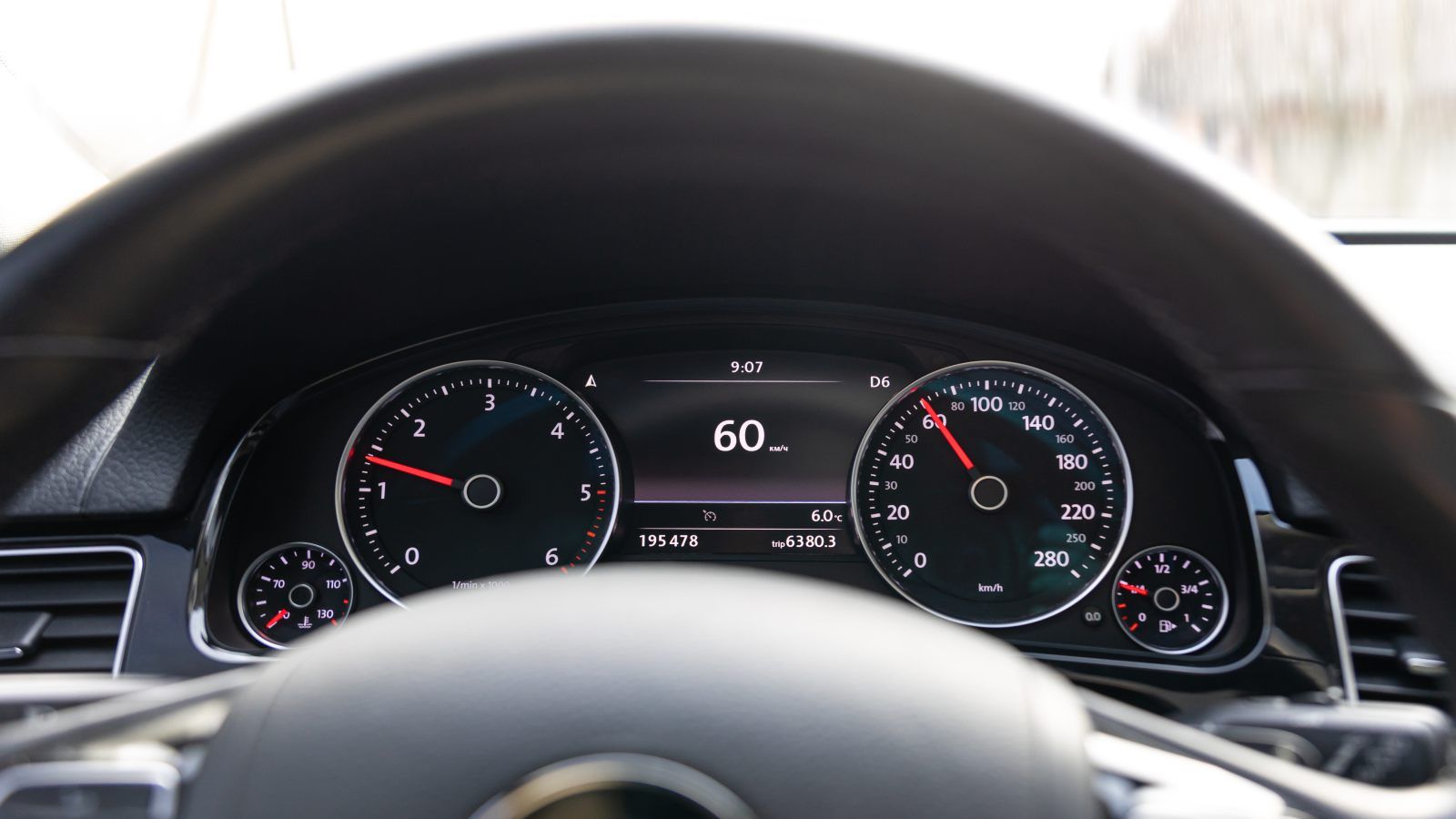 ¿Para qué sirve el velocímetro de un auto? | KIA