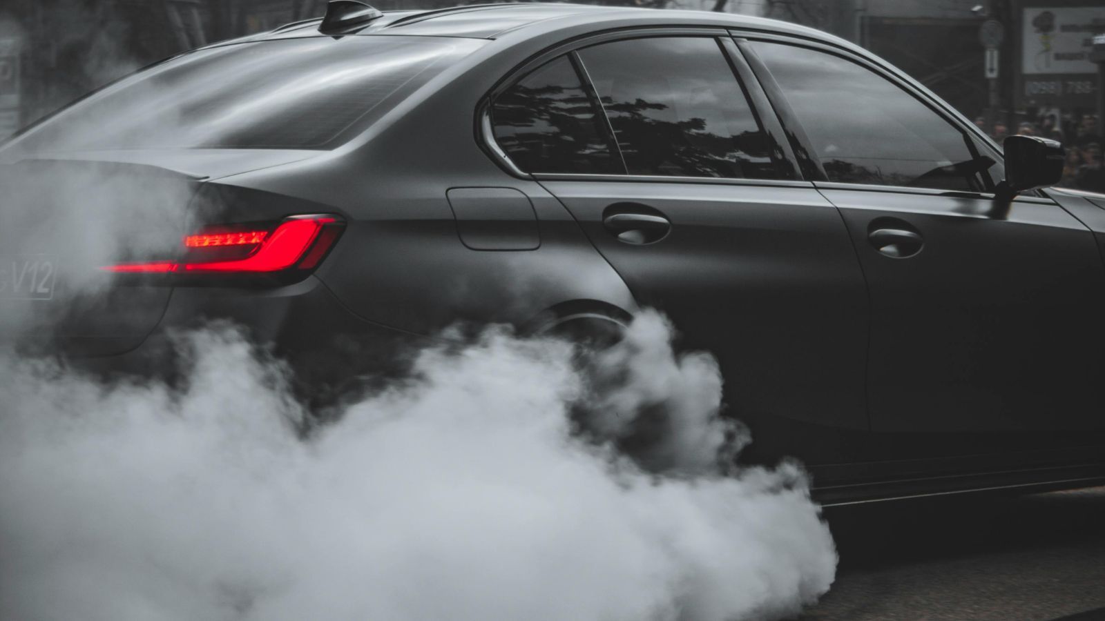 Humo Negro Del Escape No, Tu Coche No Debe Echar Humo Negro Y Así